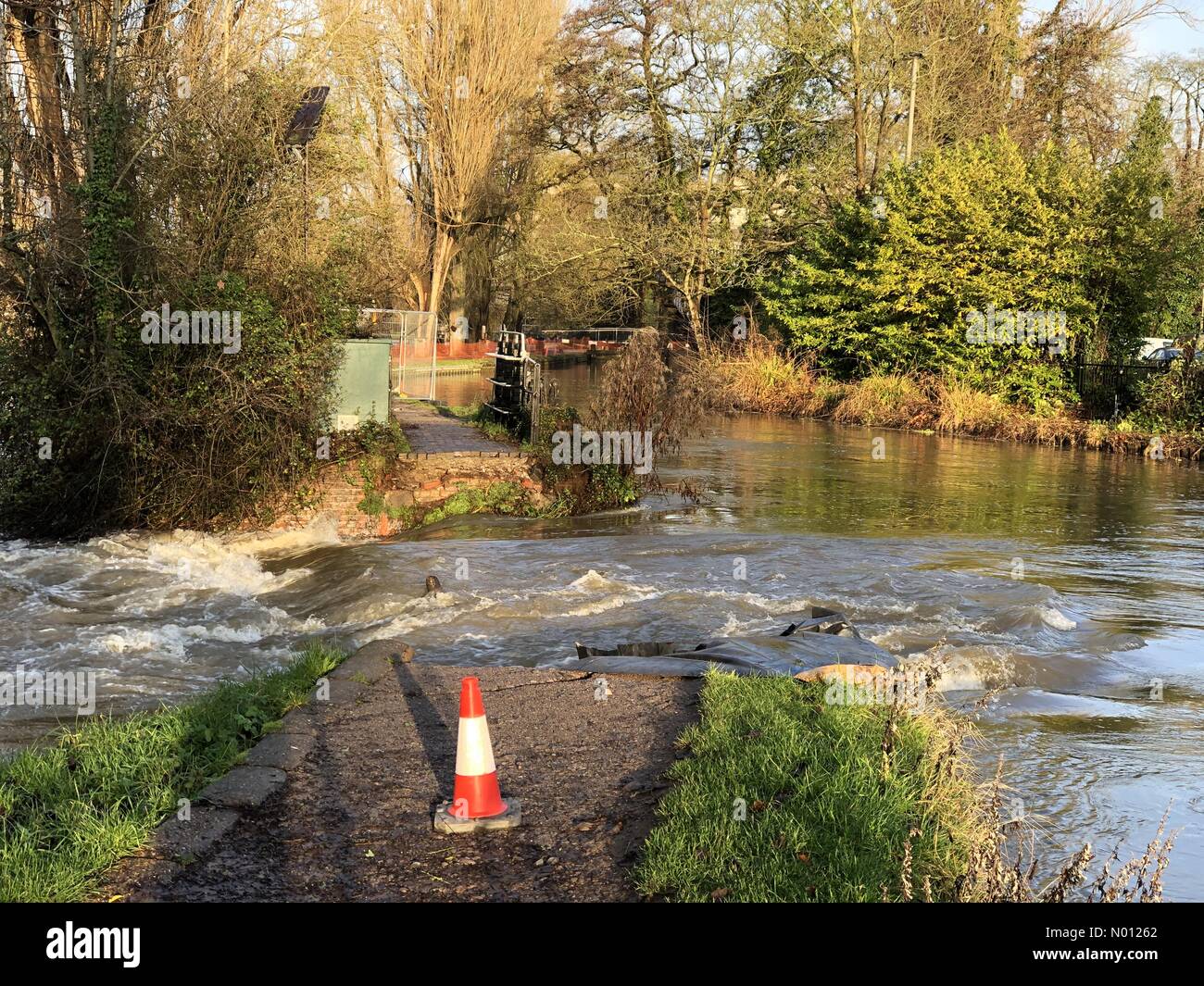 Guildford, UK. 22nd Dec, 2019. UK Weather: Flooding in Guildford ...