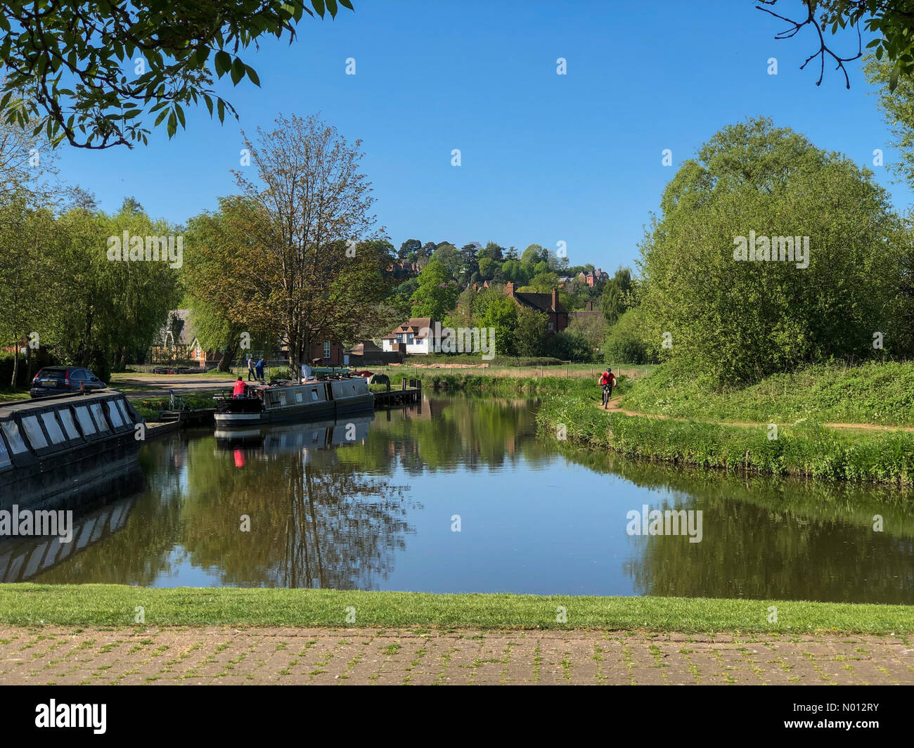 River wey navigations hi-res stock photography and images - Alamy