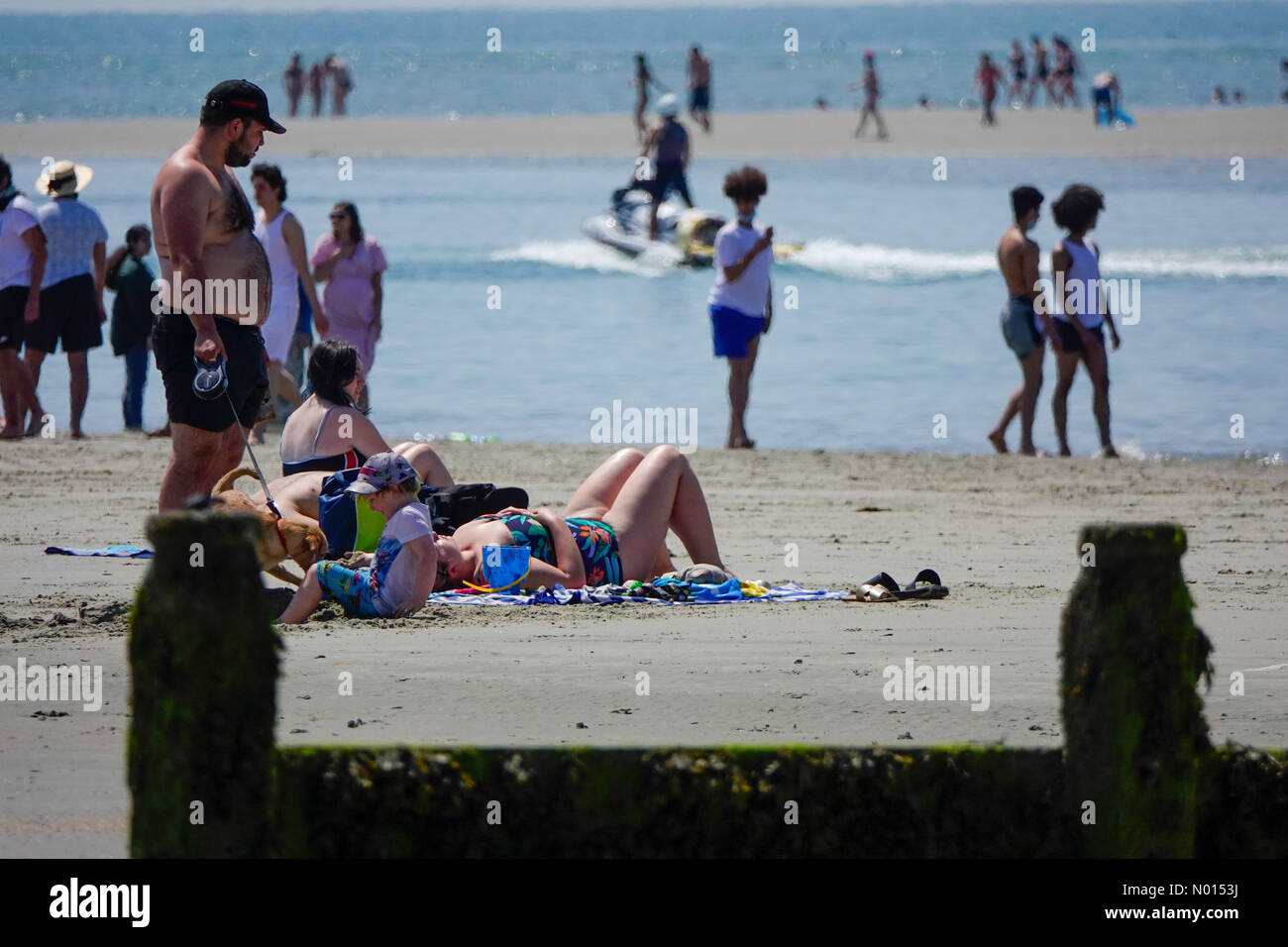 UK Weather: Sunny at Wittering. West Wittering beach, West Sussex. 16th ...