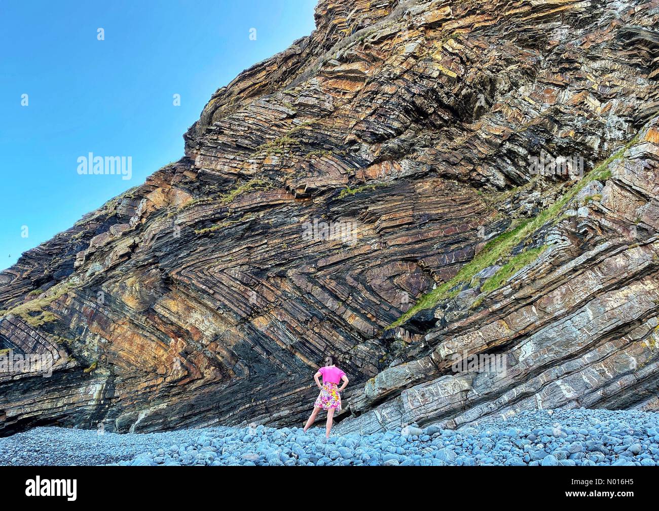 Cornwall, UK. 19th Mar, 2022. UK Weather: Fascinating rock formation on ...