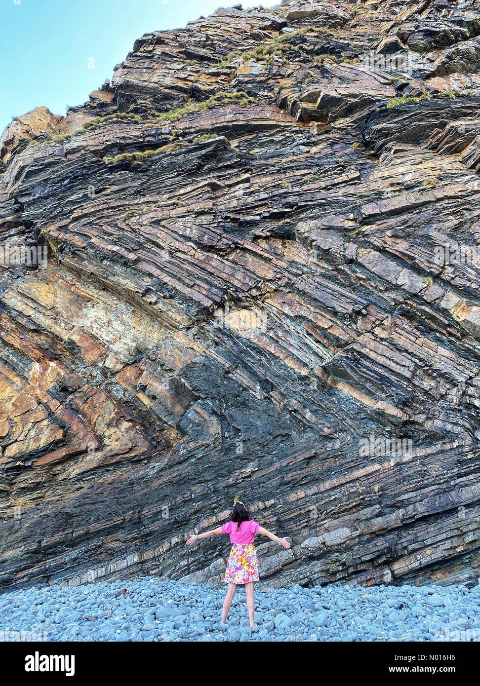 Cornwall, UK. 19th Mar, 2022. UK Weather: Fascinating rock formation on ...