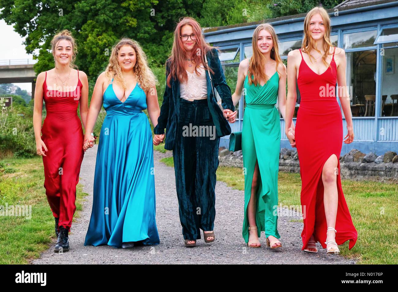 Bishopsteignton, Devon, UK. 29th June, 2022. Group of pretty young ...