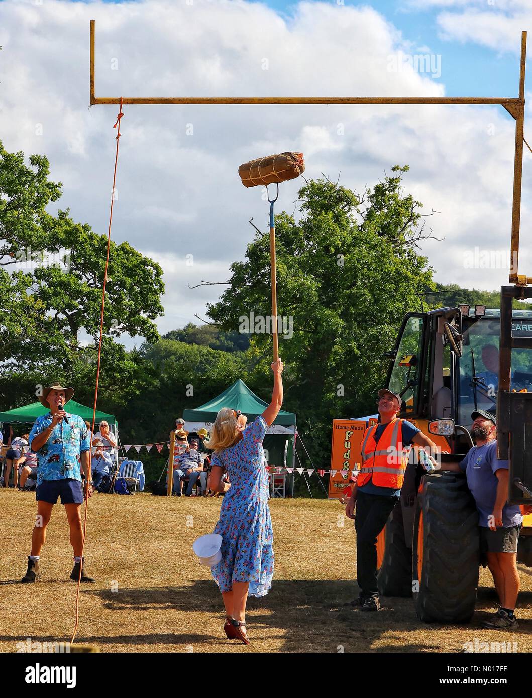 Christow, Devon, UK. 20th Aug 2022. Ladies sheaf toss at Christow show ...
