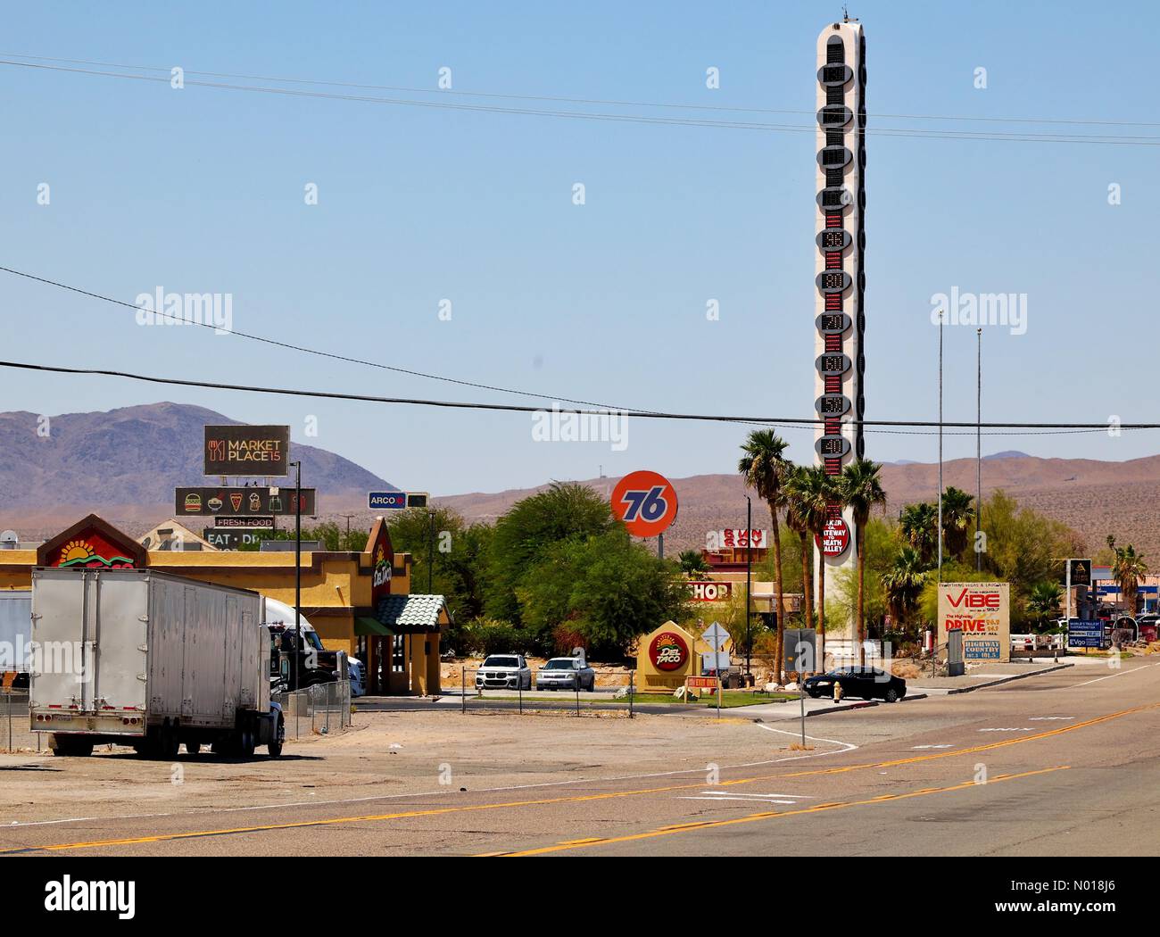 Baker Worlds tallest thermometer bakes in extreme weather heat warning ...