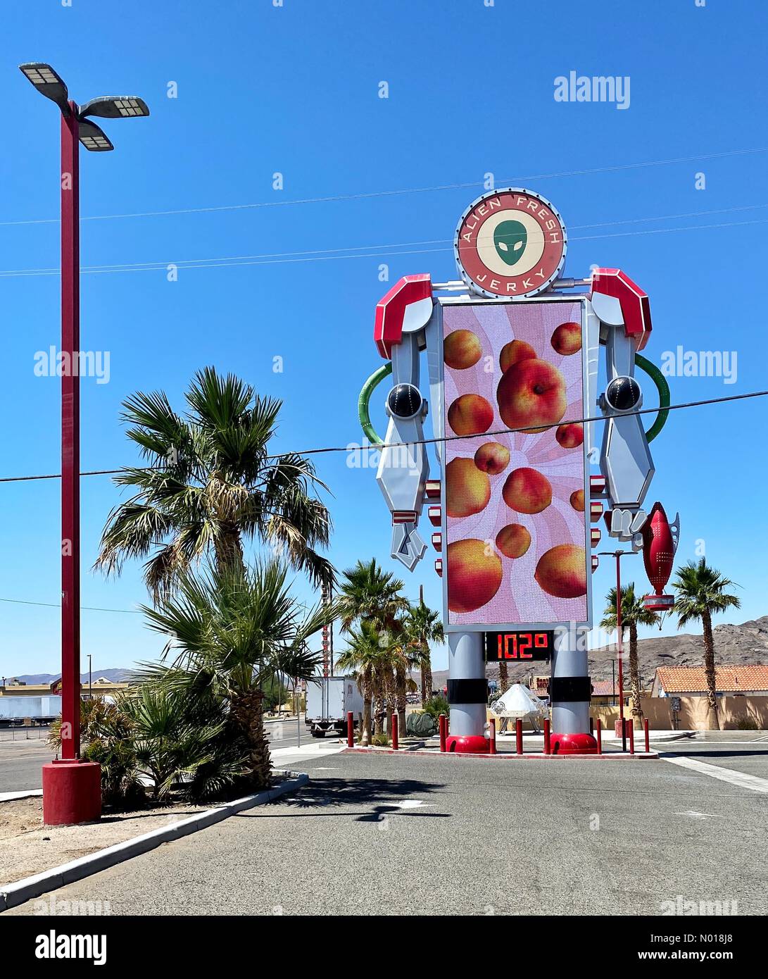 Baker bakes at 102 Fahrenheit during extreme weather heat warning ...