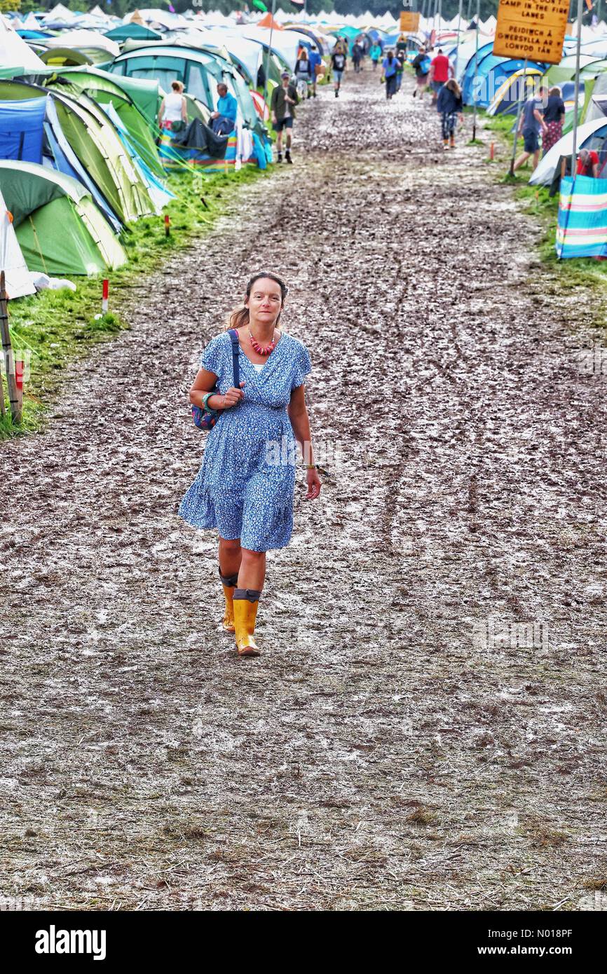 UK Weather: Morning mud walk after night of torrential rain at Green ...