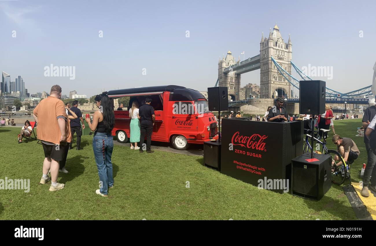 Promotion tower hi-res stock photography and images - Alamy