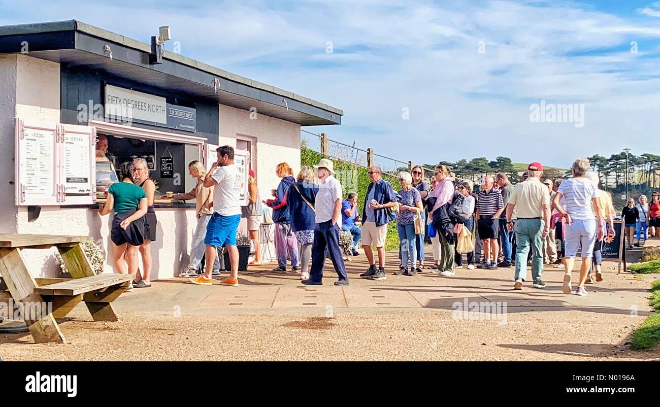 UK Weather: Queue for ice creams and drinks on Sunny Sunday at Budleigh ...