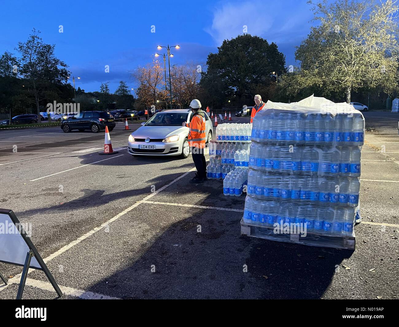 UK Weather: Water shortage in Surrey. Portsmouth Rd, Guildford. 07th ...