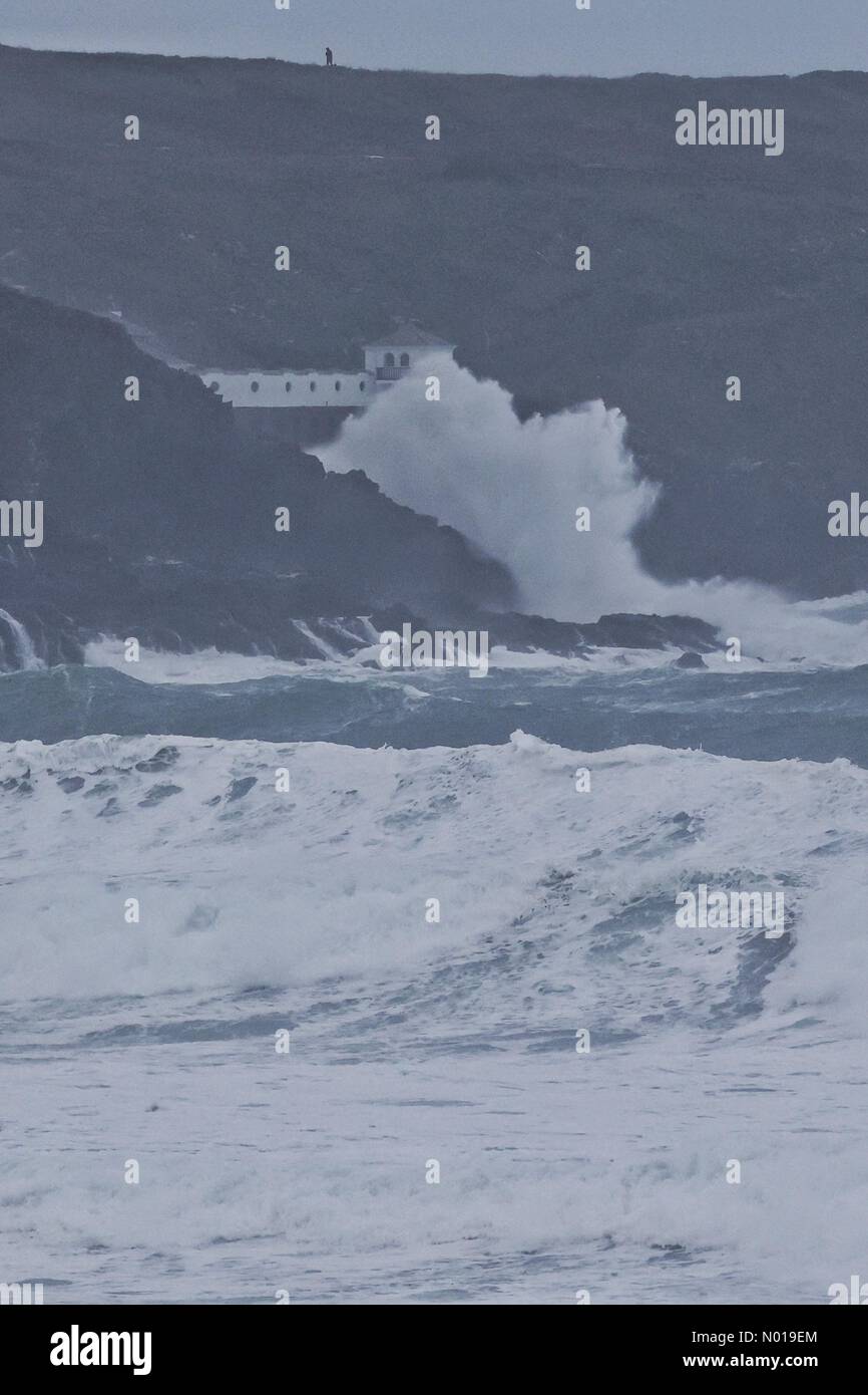 Newquay, Cornwall. 19th Nov 2023. UK Weather: Big waves and high winds at Newquay, Cornwall, UK ...