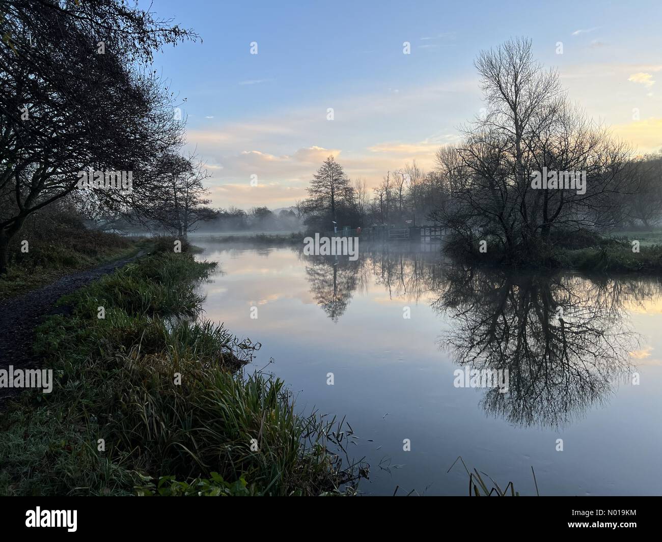 UK Weather: Misty in Godalming. River Wey Navigations, Godalming. 08th ...