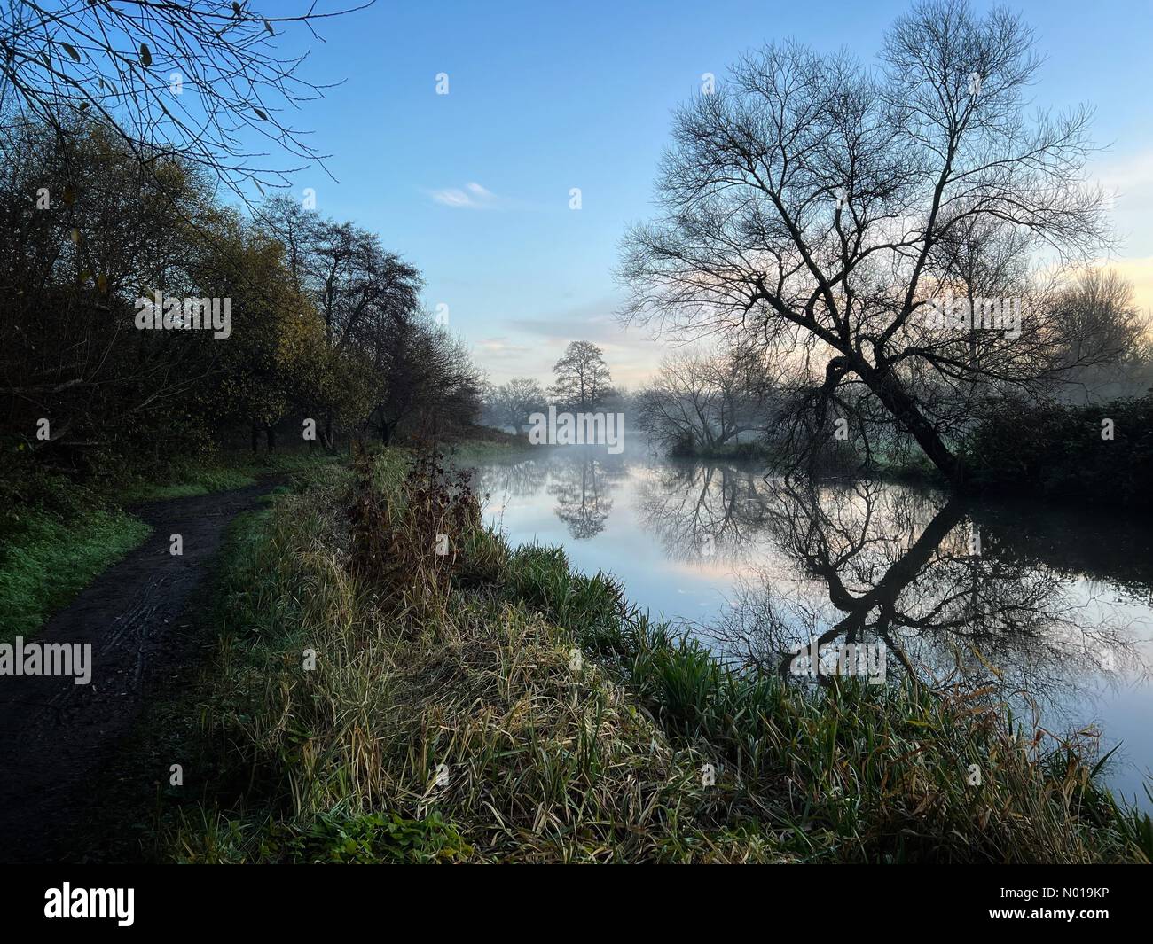 UK Weather: Misty in Godalming. River Wey Navigations, Godalming. 08th ...