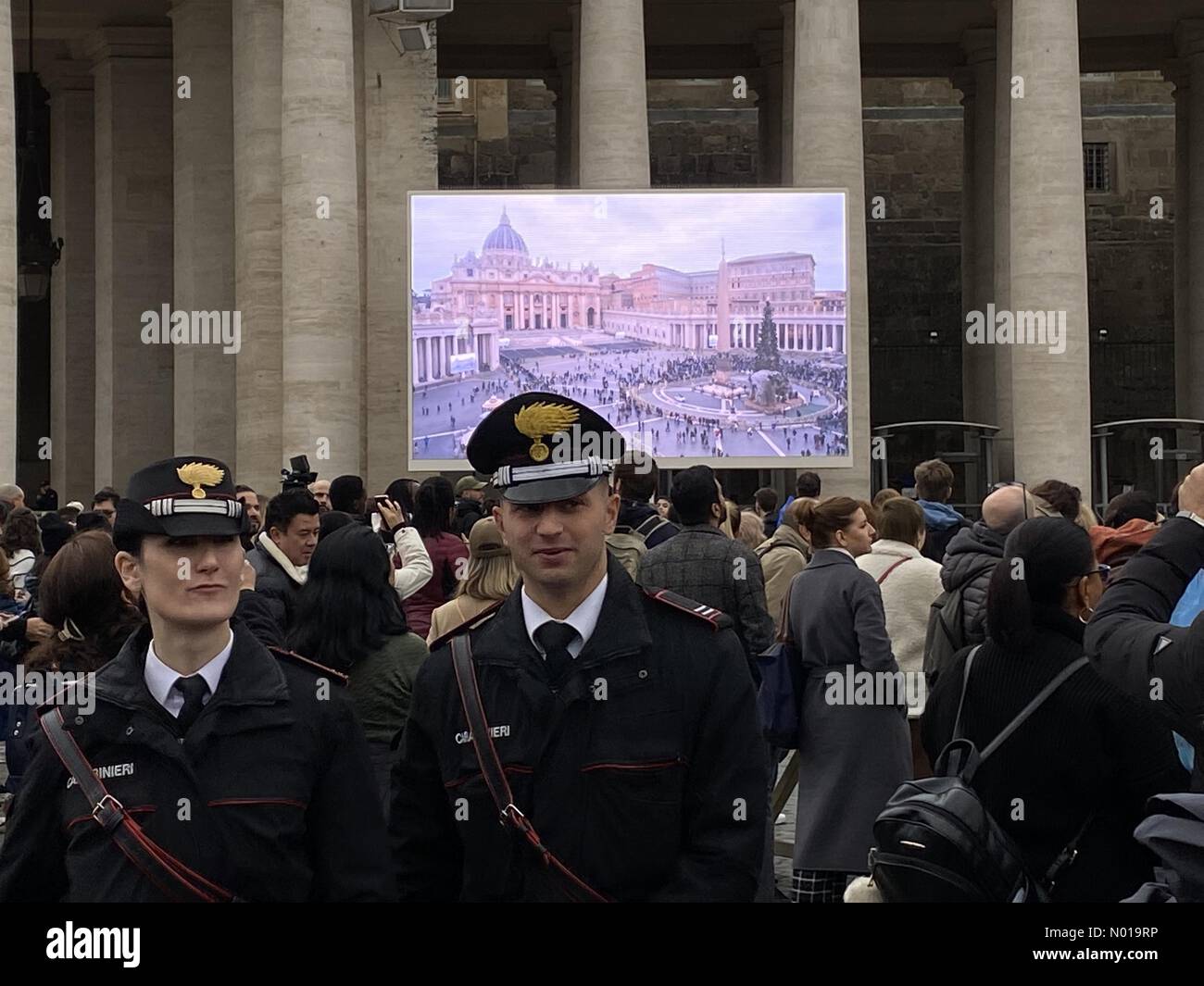 Rome, Italy. 24th Dec 2023. Police provide increased security for ...