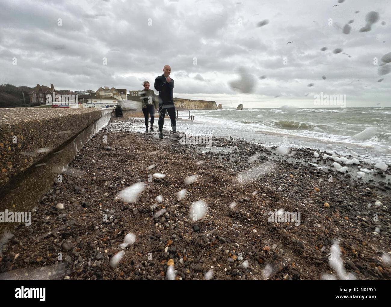 UK Weather: Storm Gerrit, Isle of Wight. Freshwater Bay, Totland. 27th ...