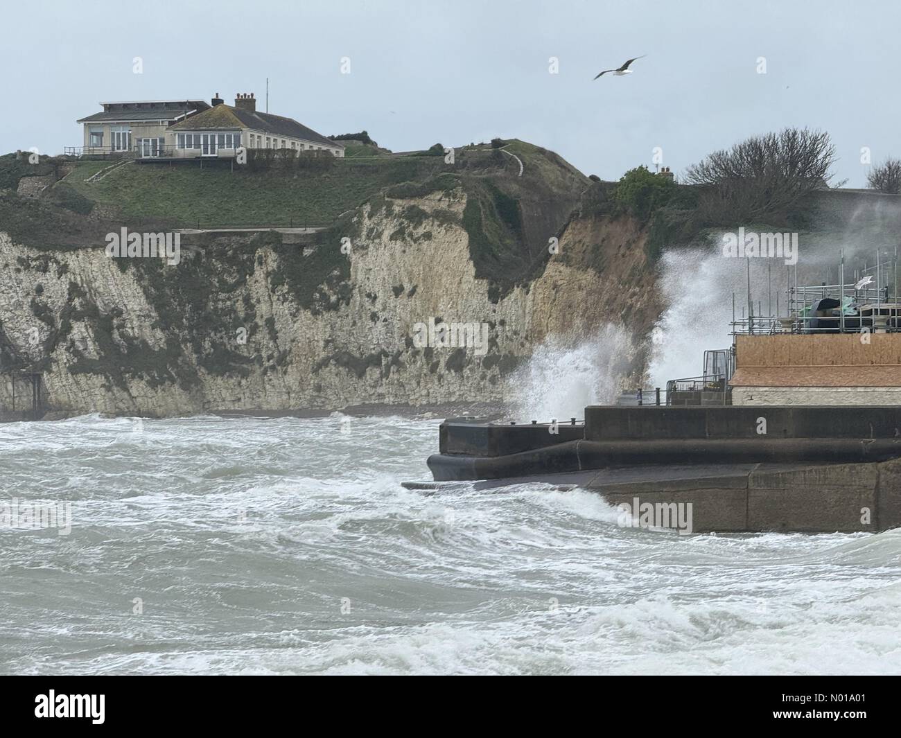 UK Weather: Storm Gerrit, Isle of Wight. Freshwater Bay, Totland. 27th ...