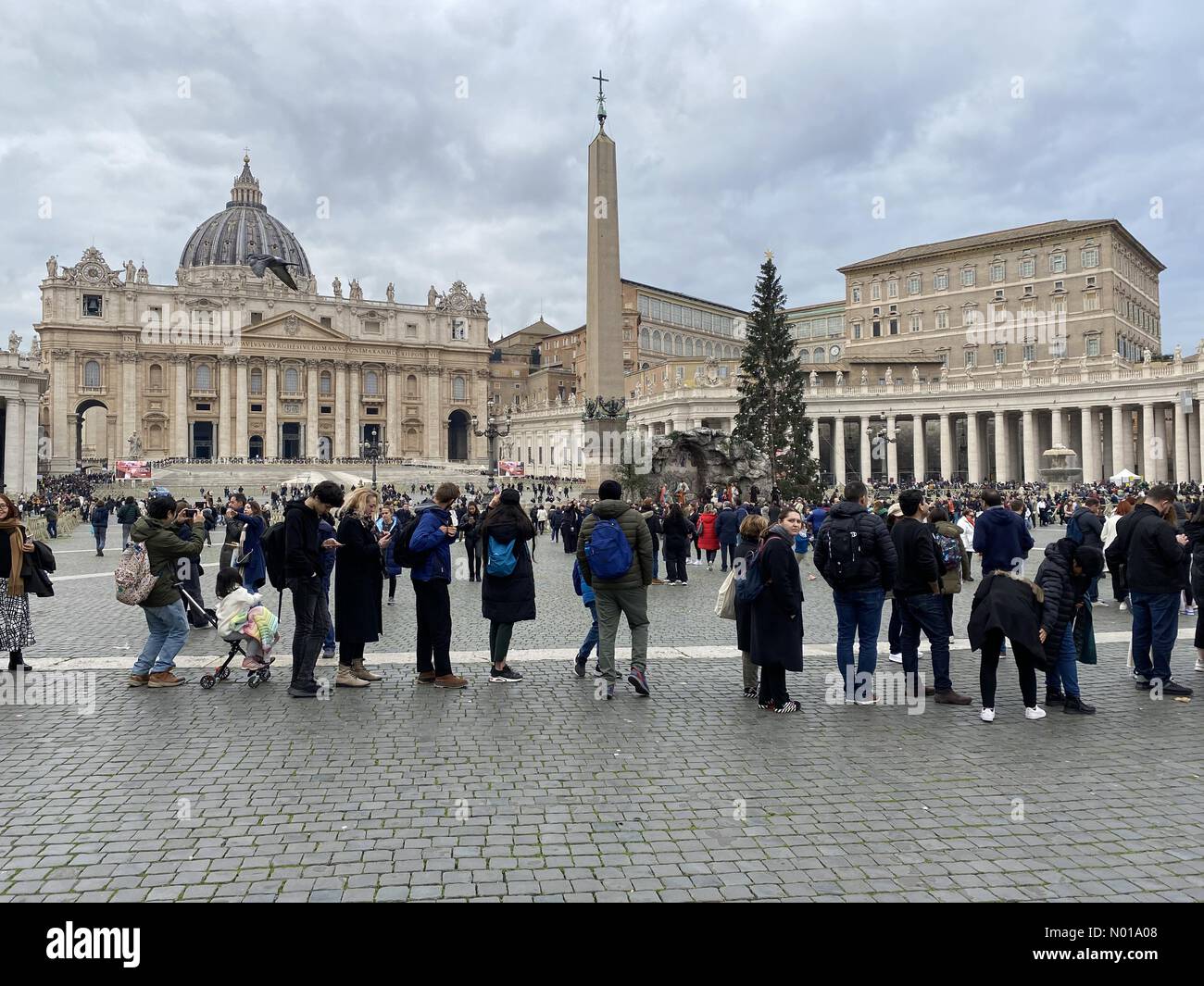 Rome, Italy. 29 December 2023. Large crowds queuing at the Vatican in ...