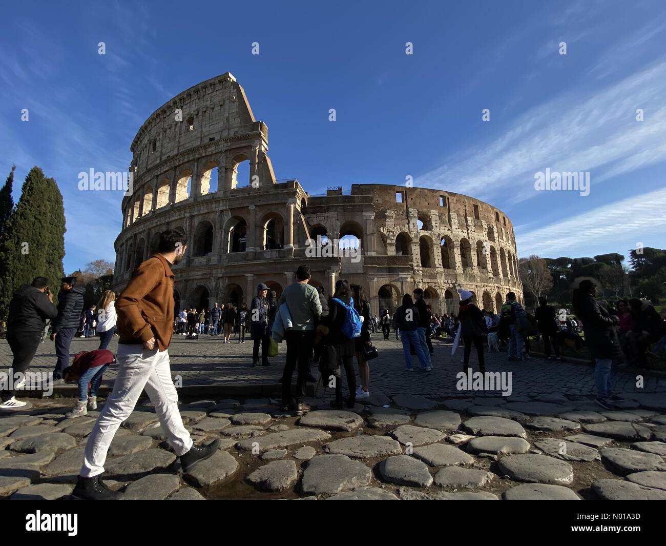 Warm weather rome hi-res stock photography and images - Alamy