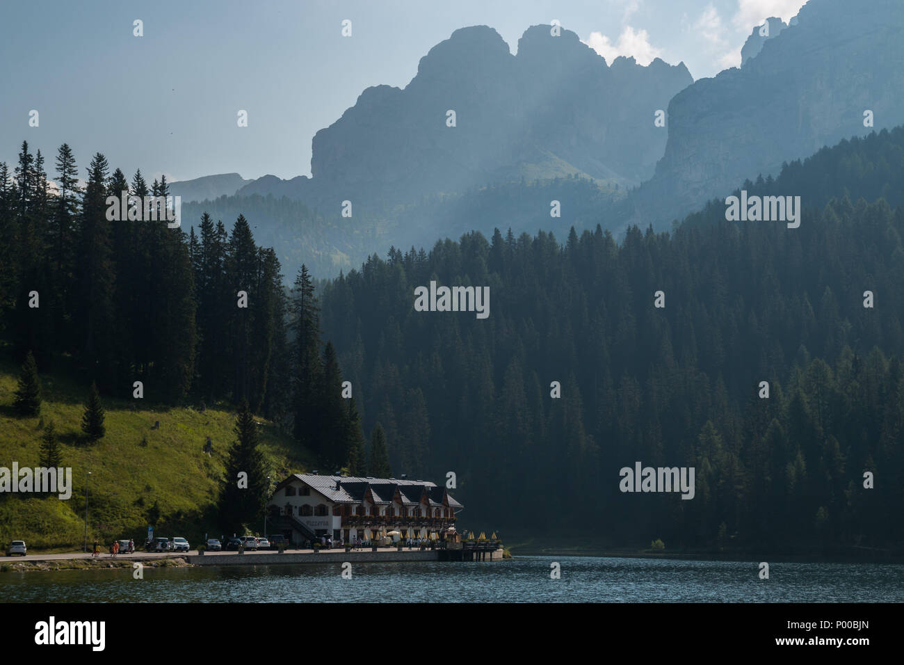 Lake Misurina and the Three Peaks of Lavaredo, Cadore, Belluno, Veneto ...