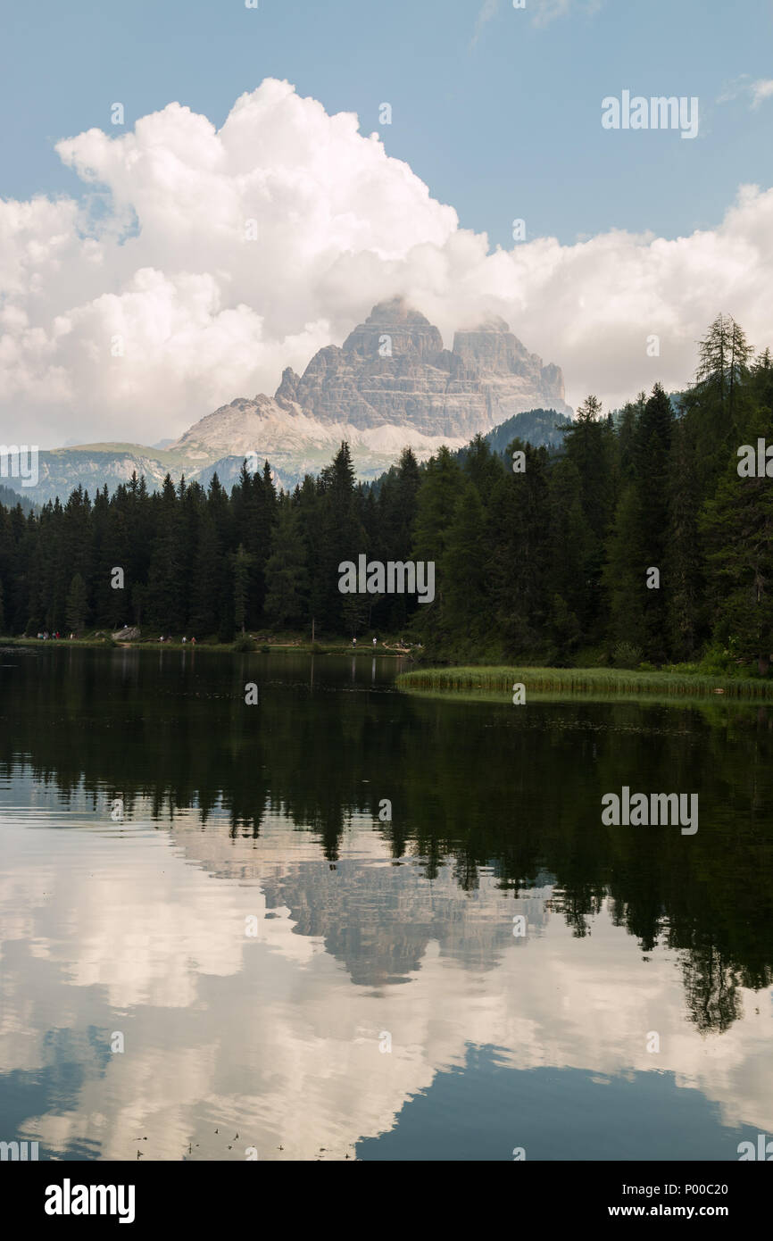 Lake Misurina and the Three Peaks of Lavaredo, Cadore, Belluno, Veneto ...