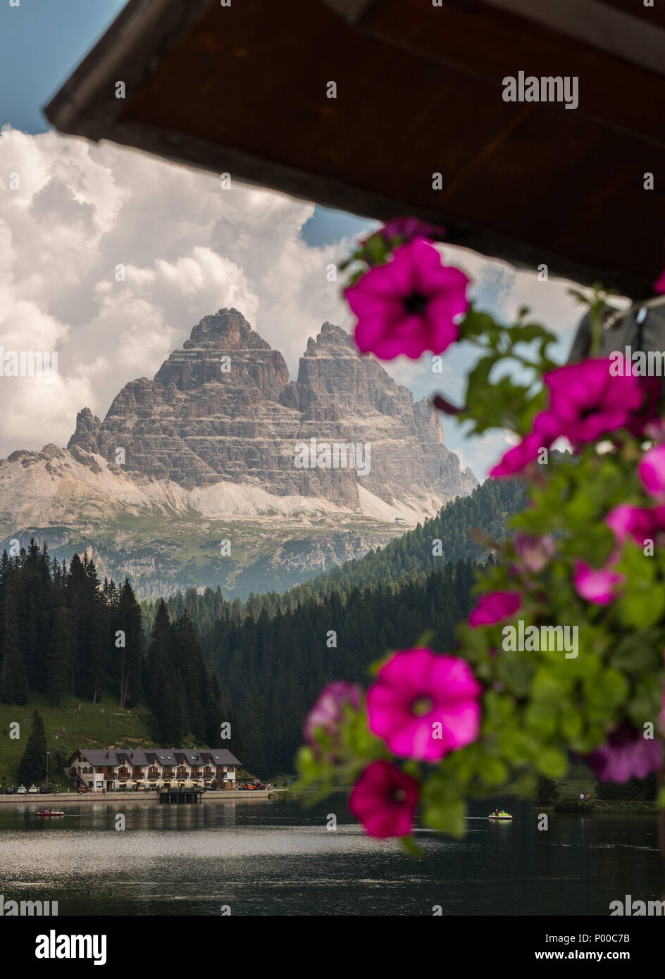 Lake Misurina and the Three Peaks of Lavaredo, Cadore, Belluno, Veneto ...