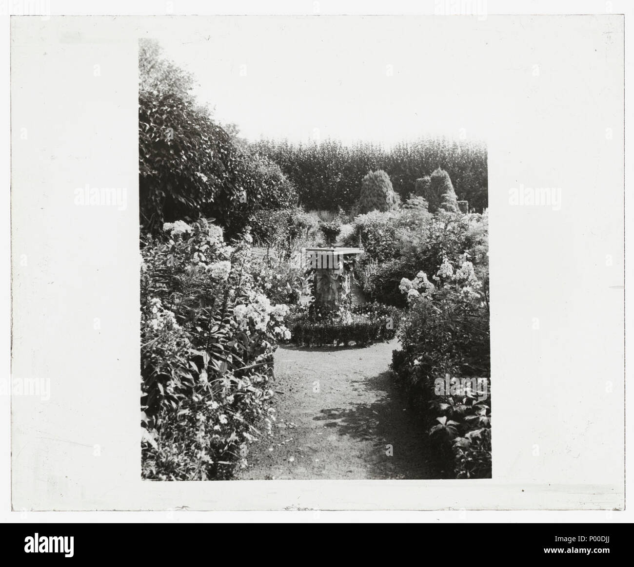 Maudesleigh hi-res stock photography and images - Alamy