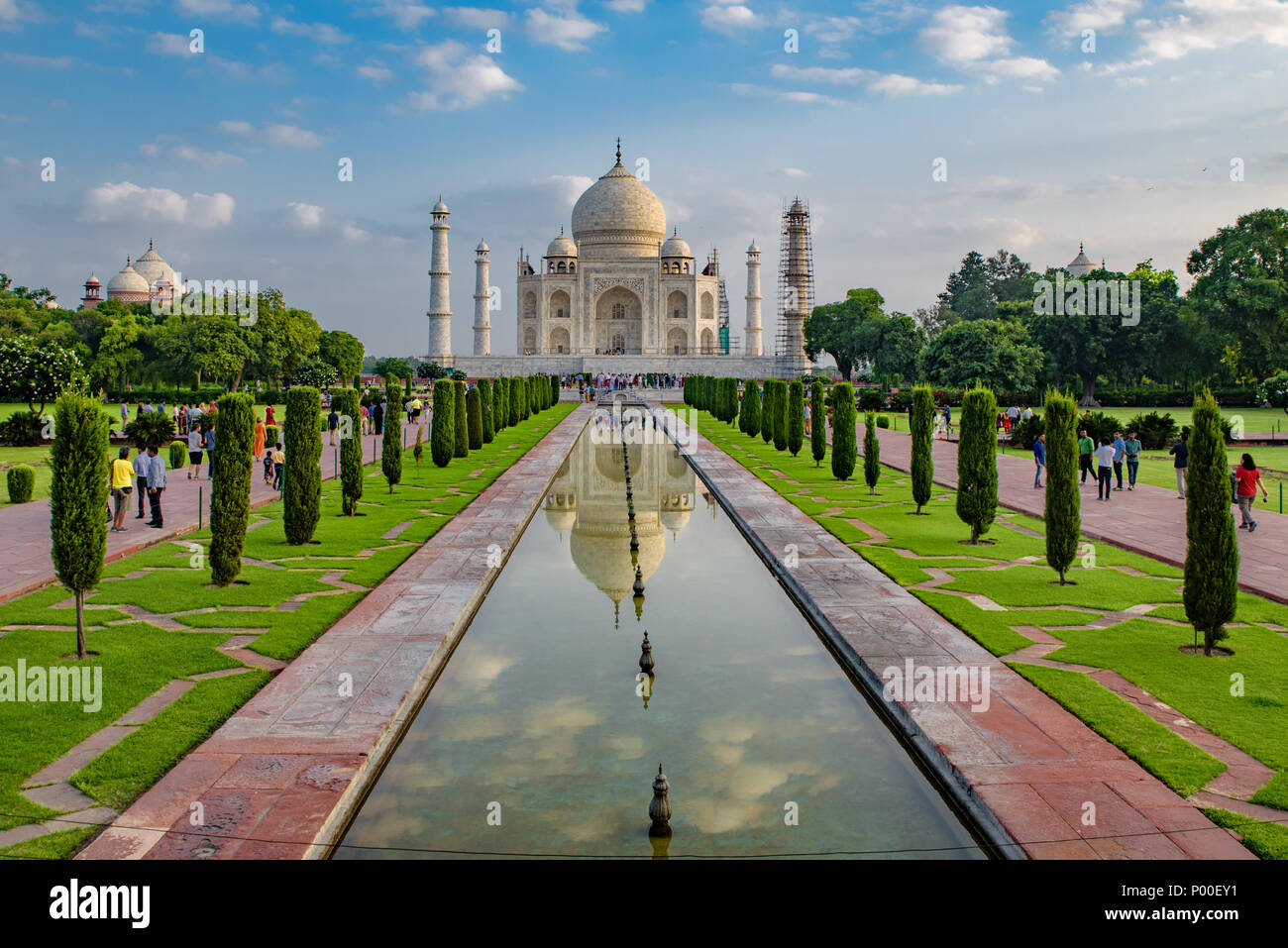 Taj mahal hi-res stock photography and images - Alamy