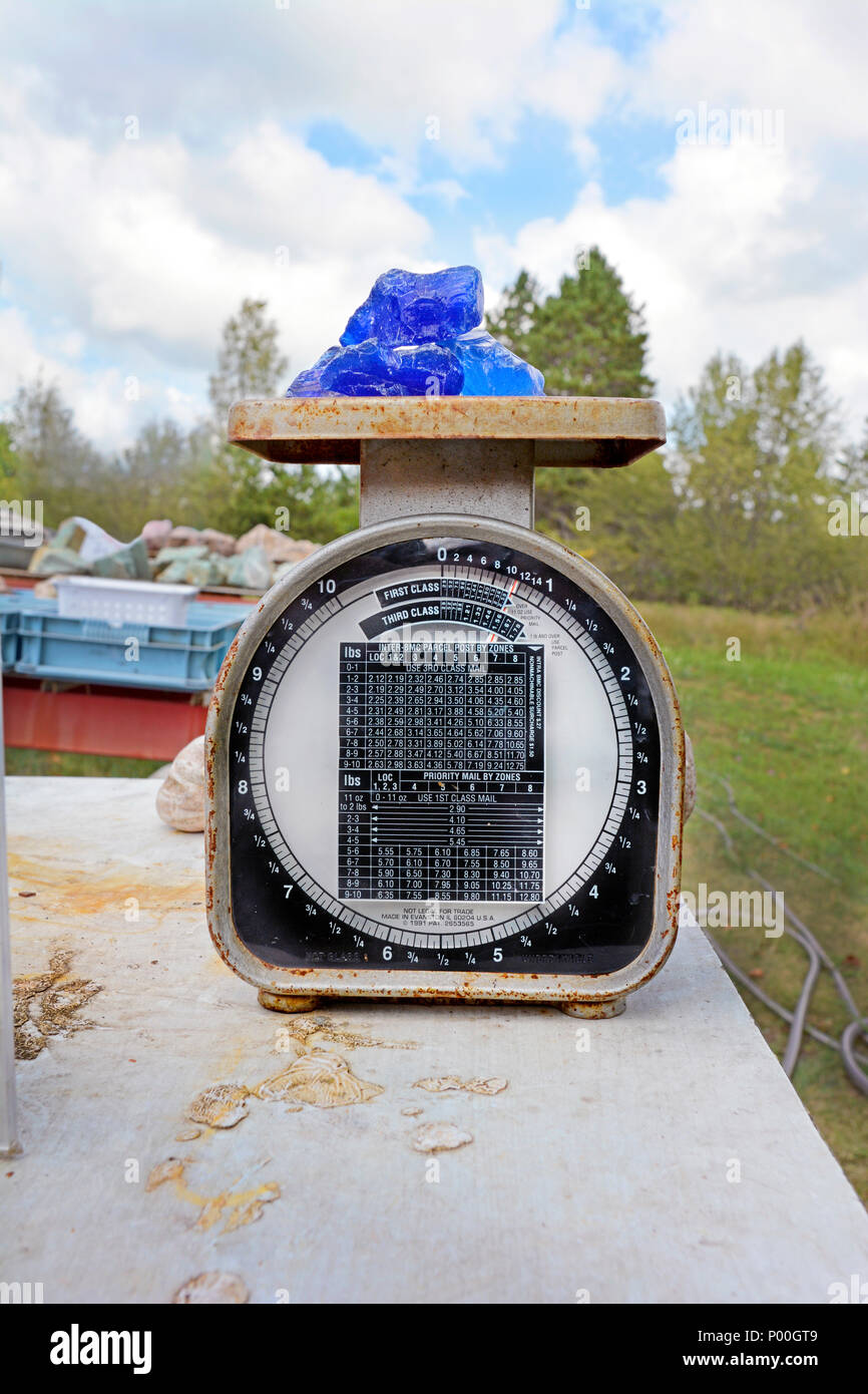 Weigh scale scales hi-res stock photography and images - Alamy