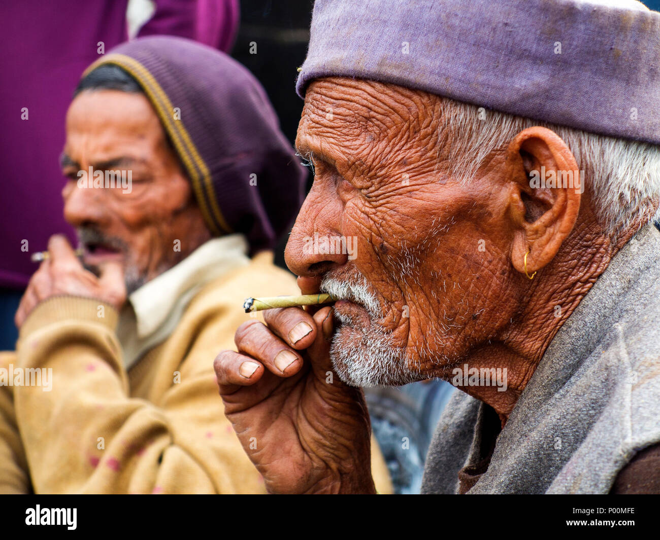 India village meeting hi-res stock photography and images - Alamy