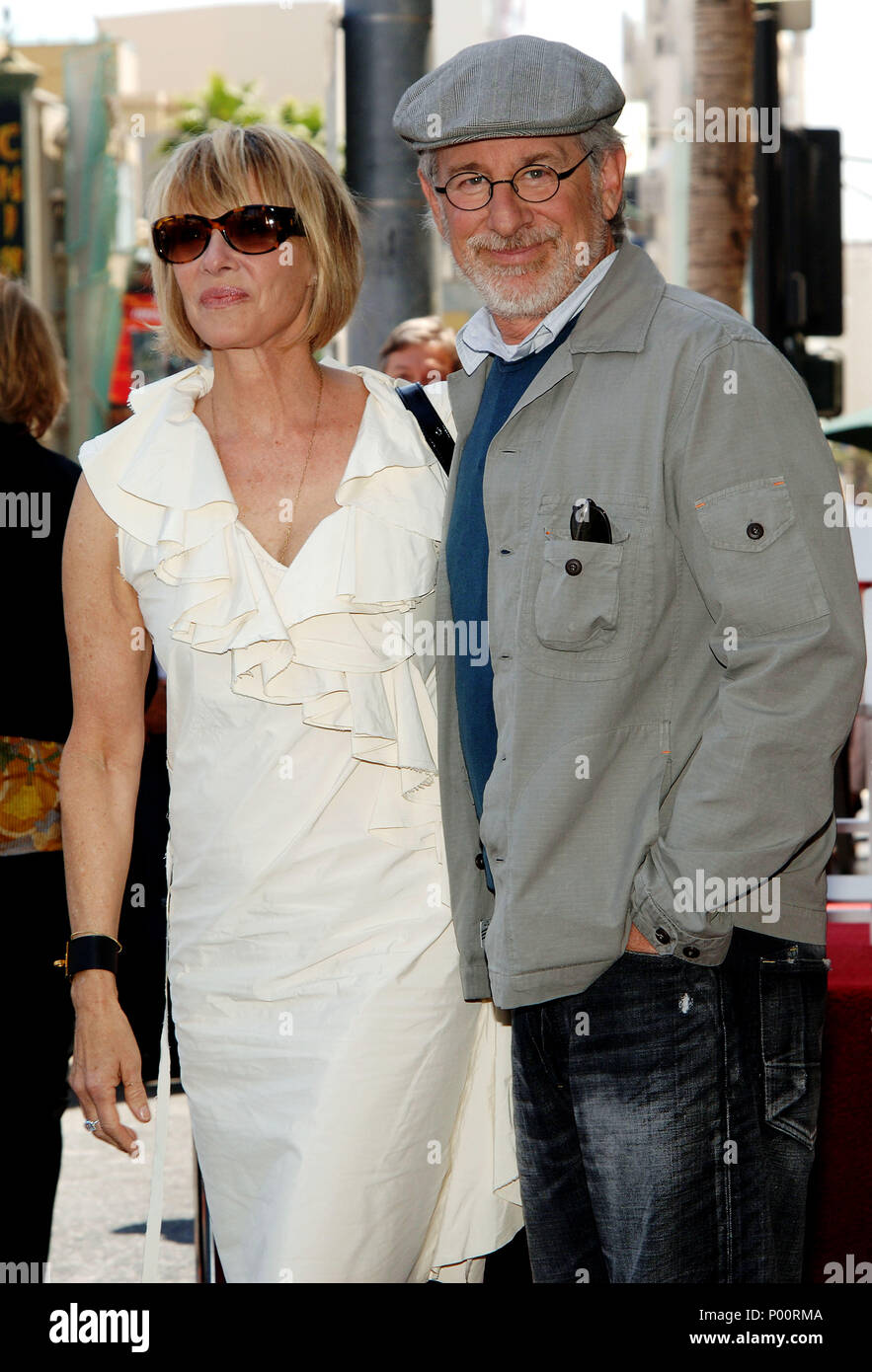 Steven spielberg kate capshaw daughter hi-res stock photography and ...