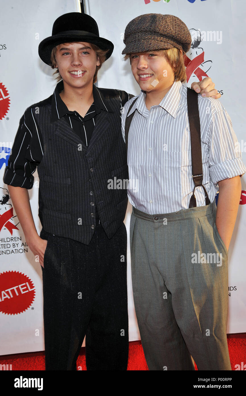 Cole sprouse 2006 hi-res stock photography and images - Alamy