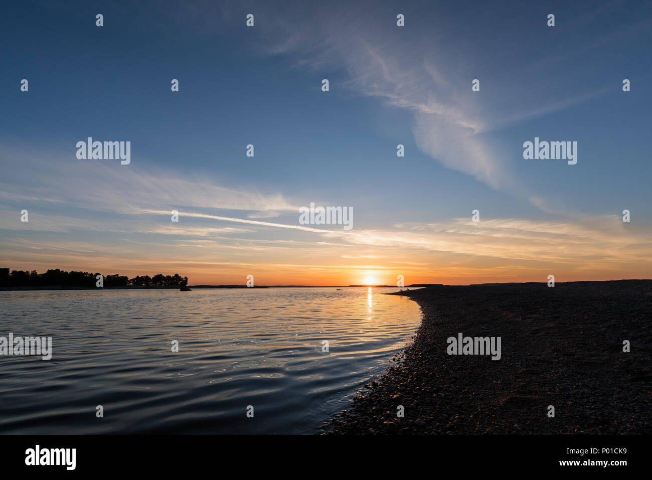 Bright rising sun hi-res stock photography and images - Alamy