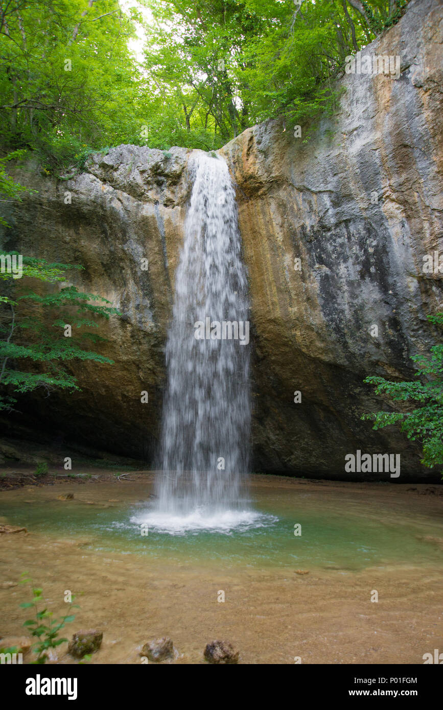 Waterfallindeepforest hi-res stock photography and images - Alamy