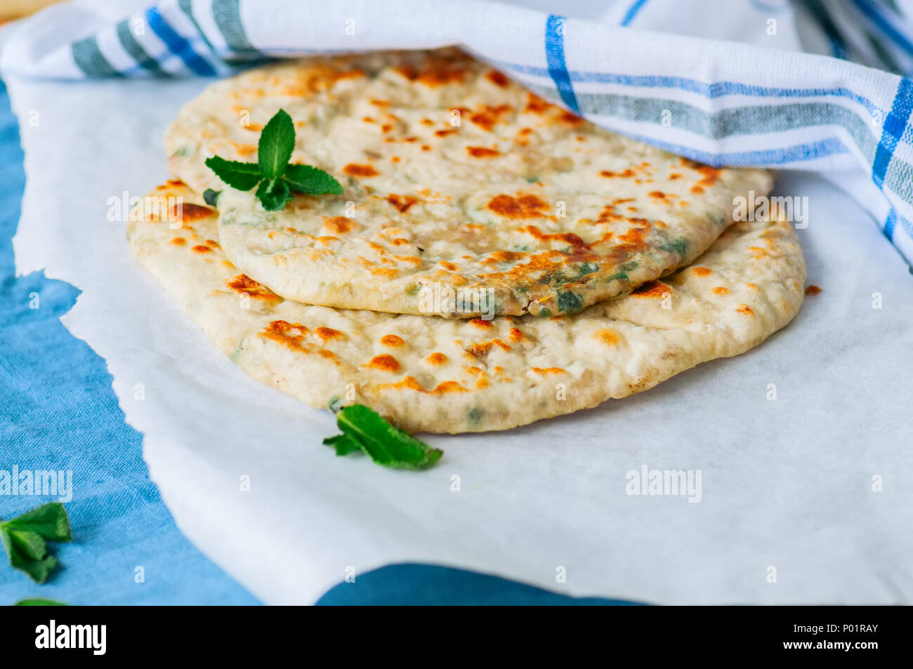 Indian flatbread hi-res stock photography and images - Alamy