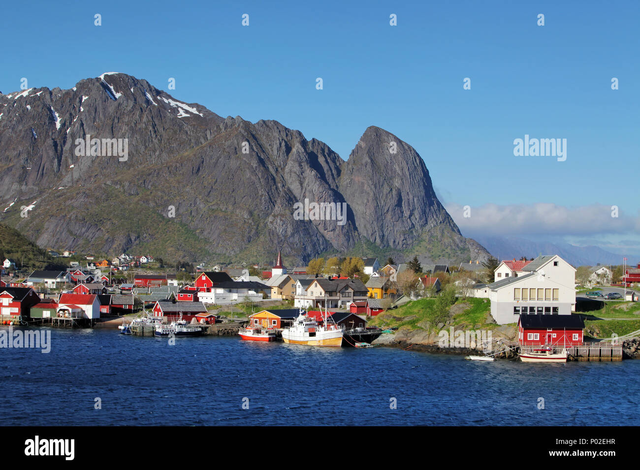 Rorbu hut hi-res stock photography and images - Alamy