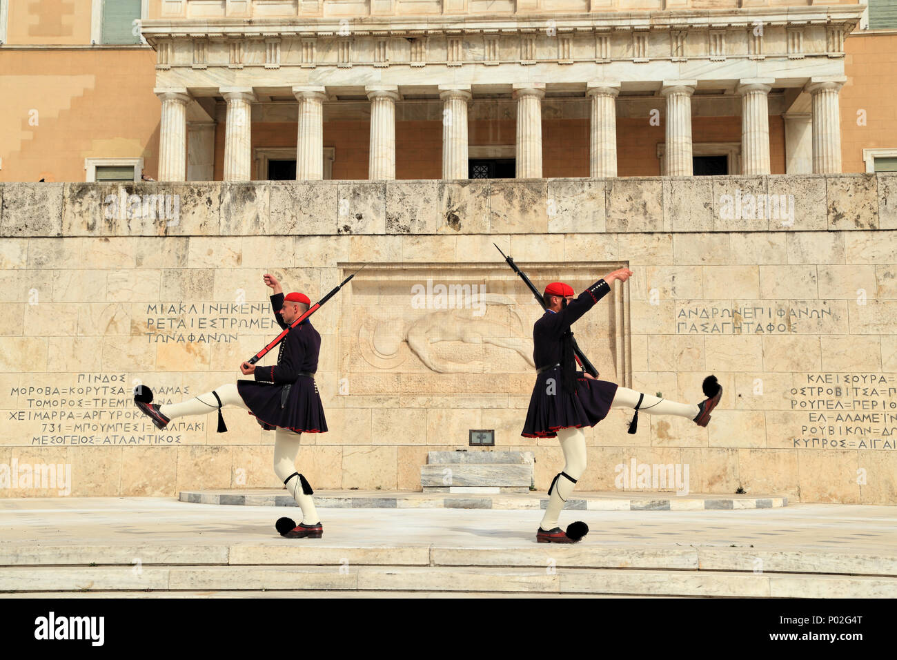 Evzones changing guard hi-res stock photography and images - Alamy