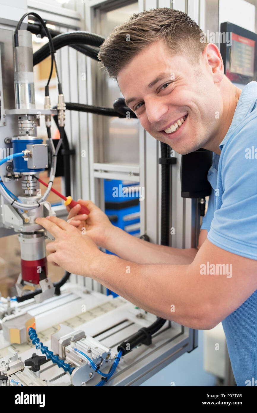 Engineer technology male machine hi-res stock photography and images ...