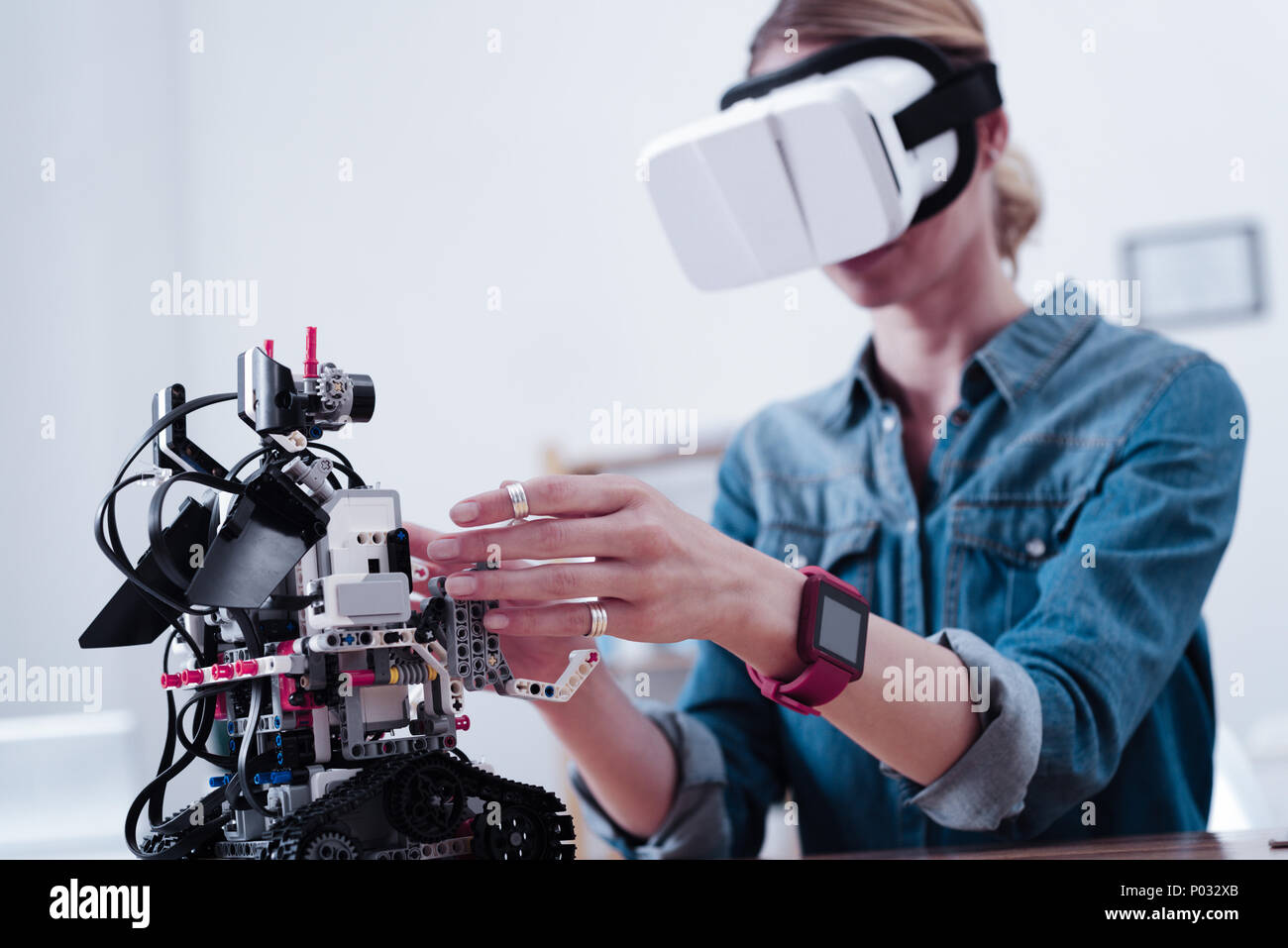 Innovative robot hi-res stock photography and images - Alamy