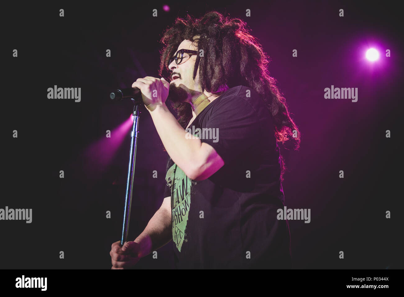 Counting crows portrait hi-res stock photography and images - Alamy