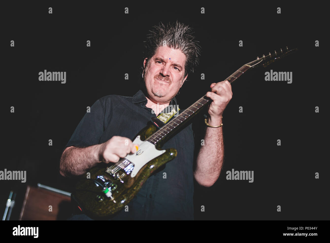 Counting crows jim bogios hi-res stock photography and images - Alamy