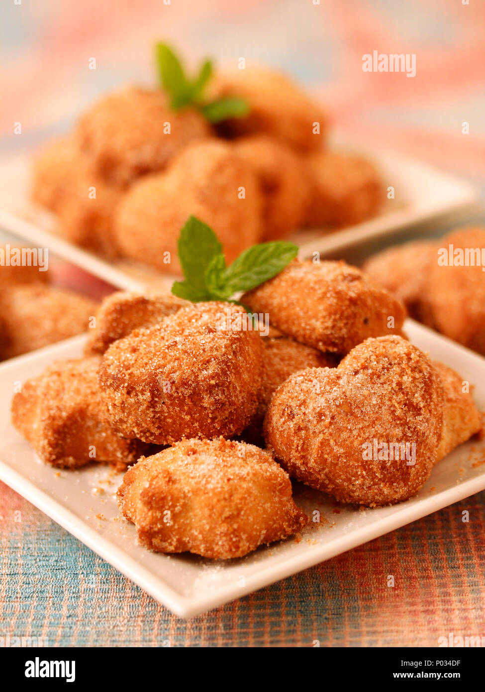 Leaf shaped cookies hi-res stock photography and images - Alamy
