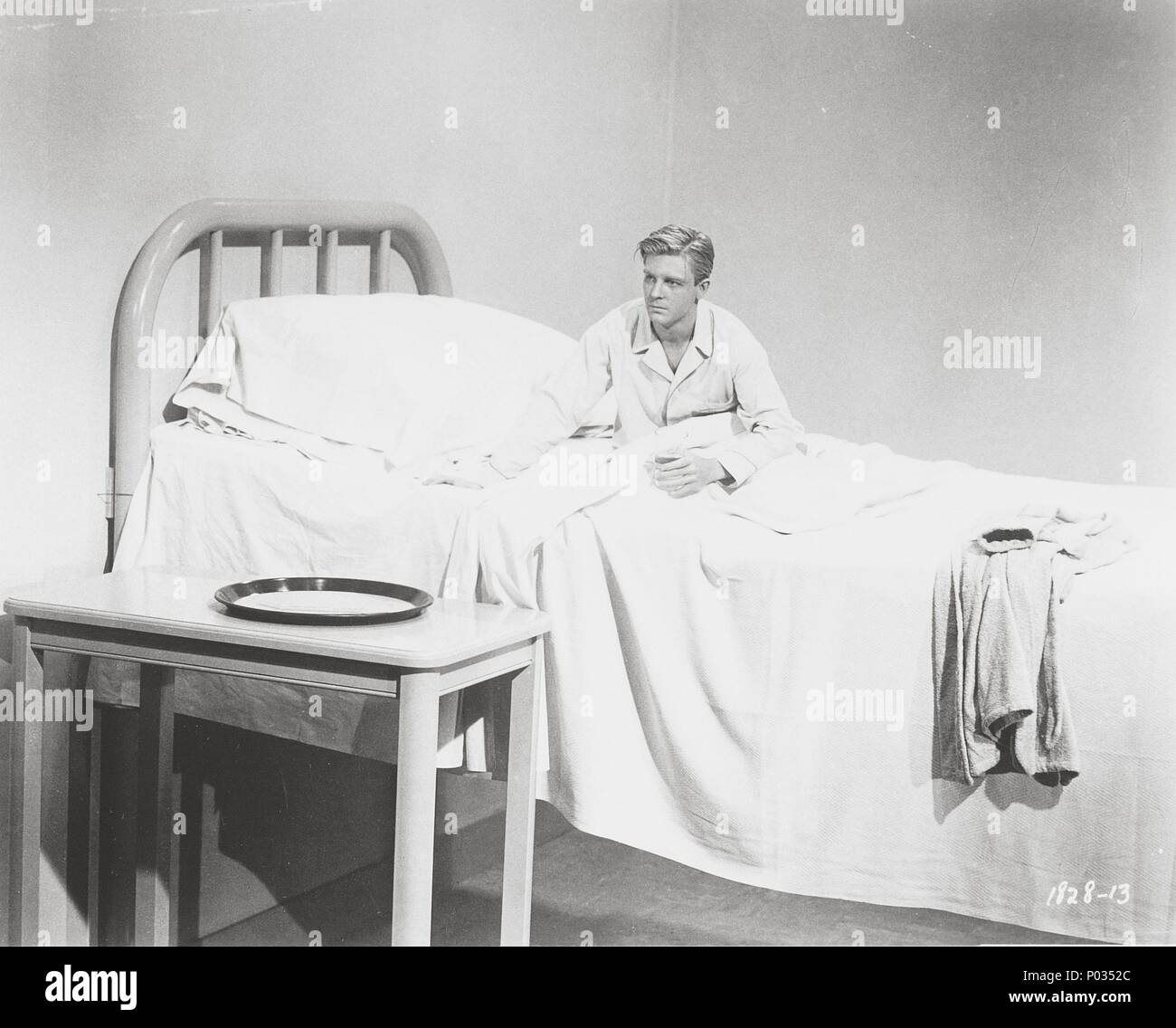 Original Film Title: THE INCREDIBLE SHRINKING MAN. English Title: THE ...