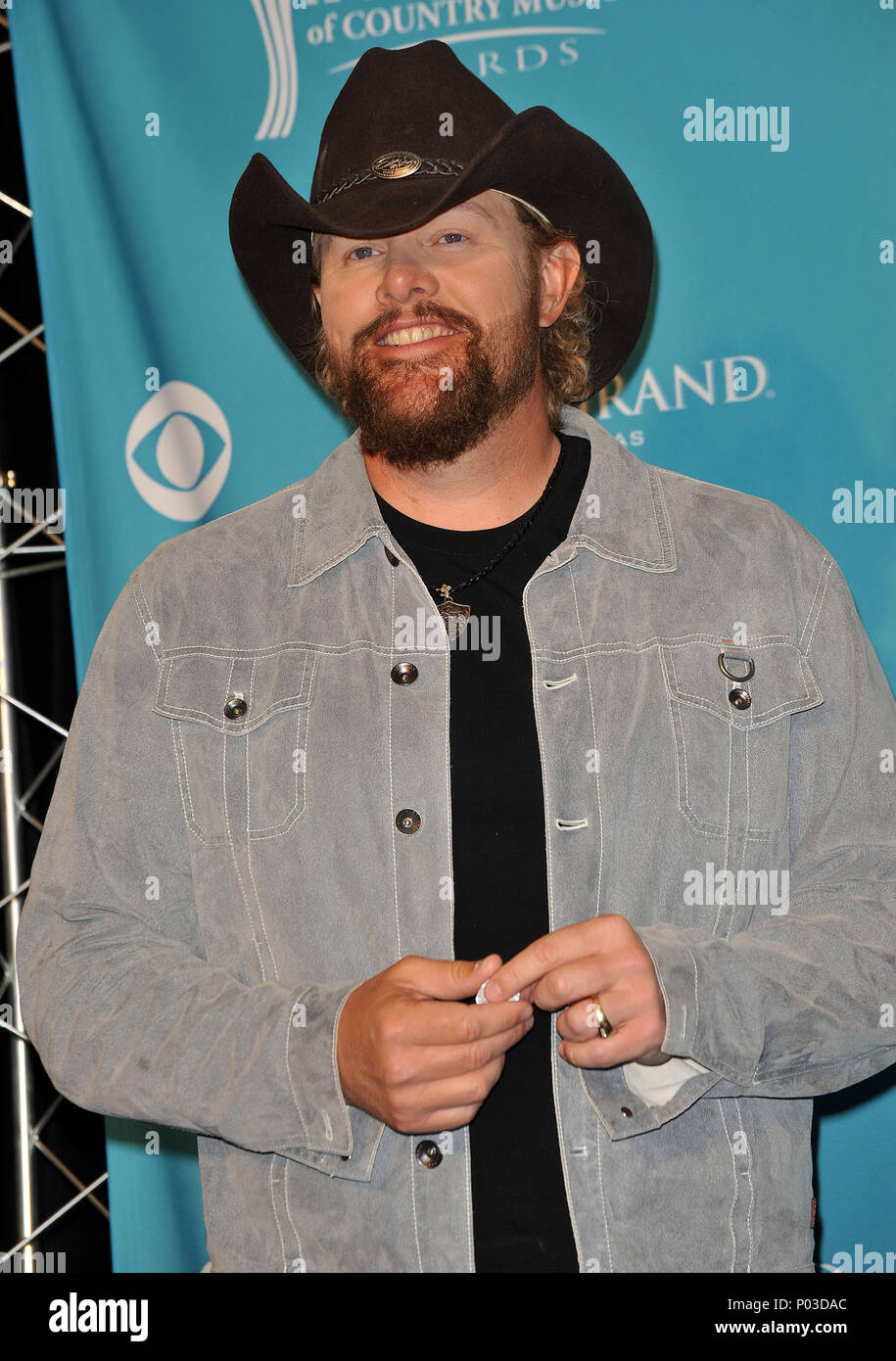 10_ toby keith _10 red carpet event hi-res stock photography and images ...