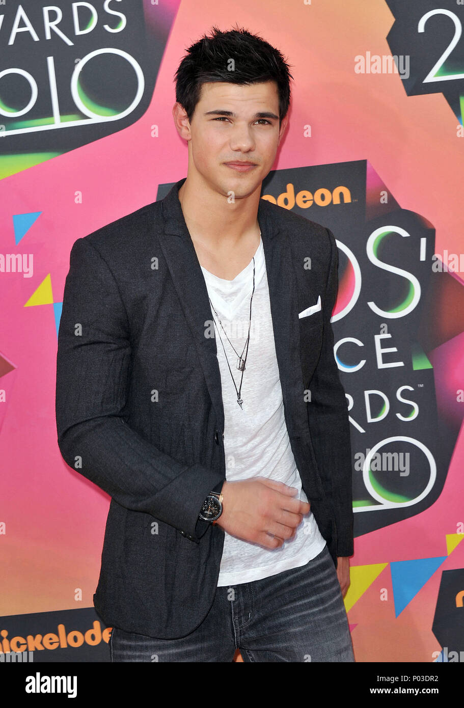12 Taylor Lautner 12 - 23th Annual Kids Choice Awards at The UCLA ...