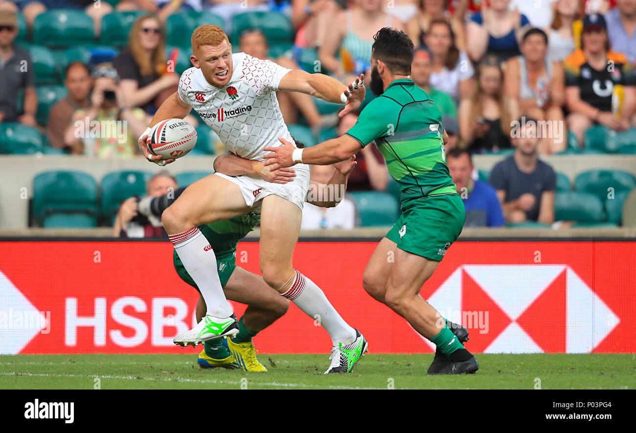 England's James Rodwell (centre) in action Stock Photo - Alamy