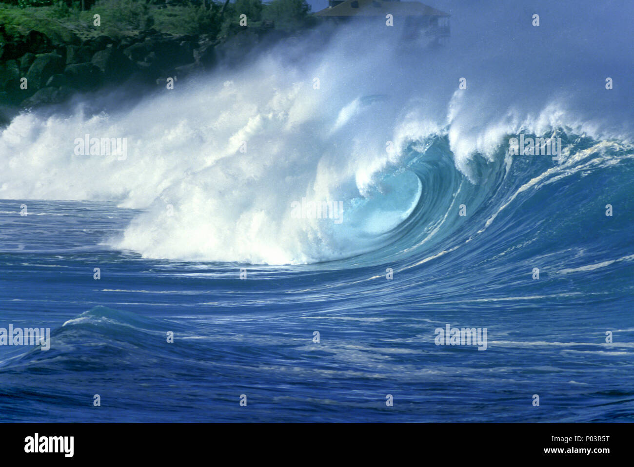 1992 HISTORICAL GIANT SHOREBREAK WAVE TUNNEL TUBE Stock Photo - Alamy