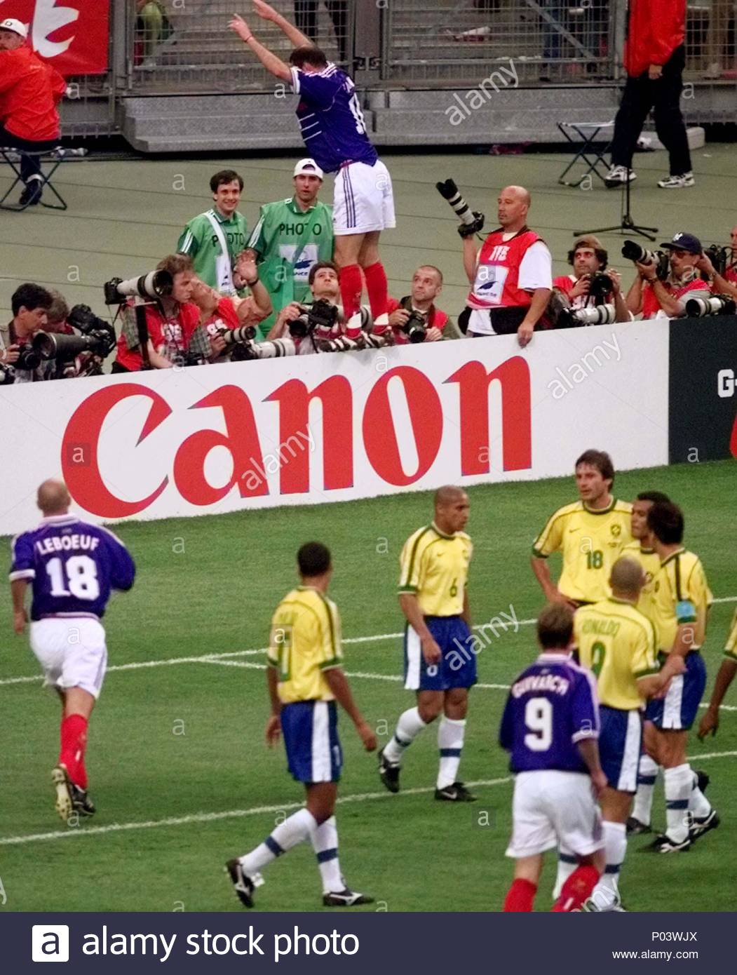 Zidane 1998 Stock Photos & Zidane 1998 Stock Images - Alamy