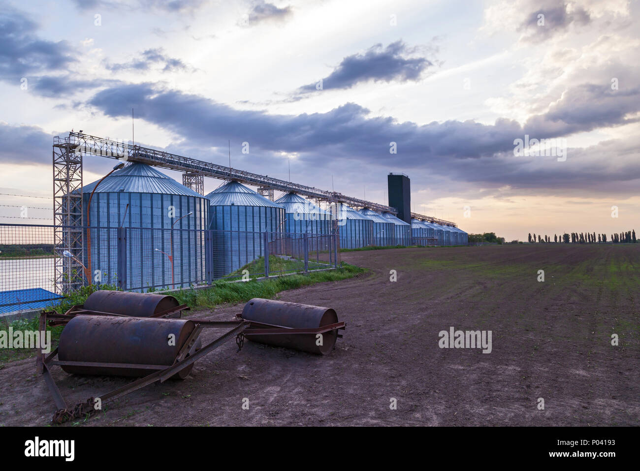 Industrial metal containers for storage of grain, sunflower seeds, corn ...