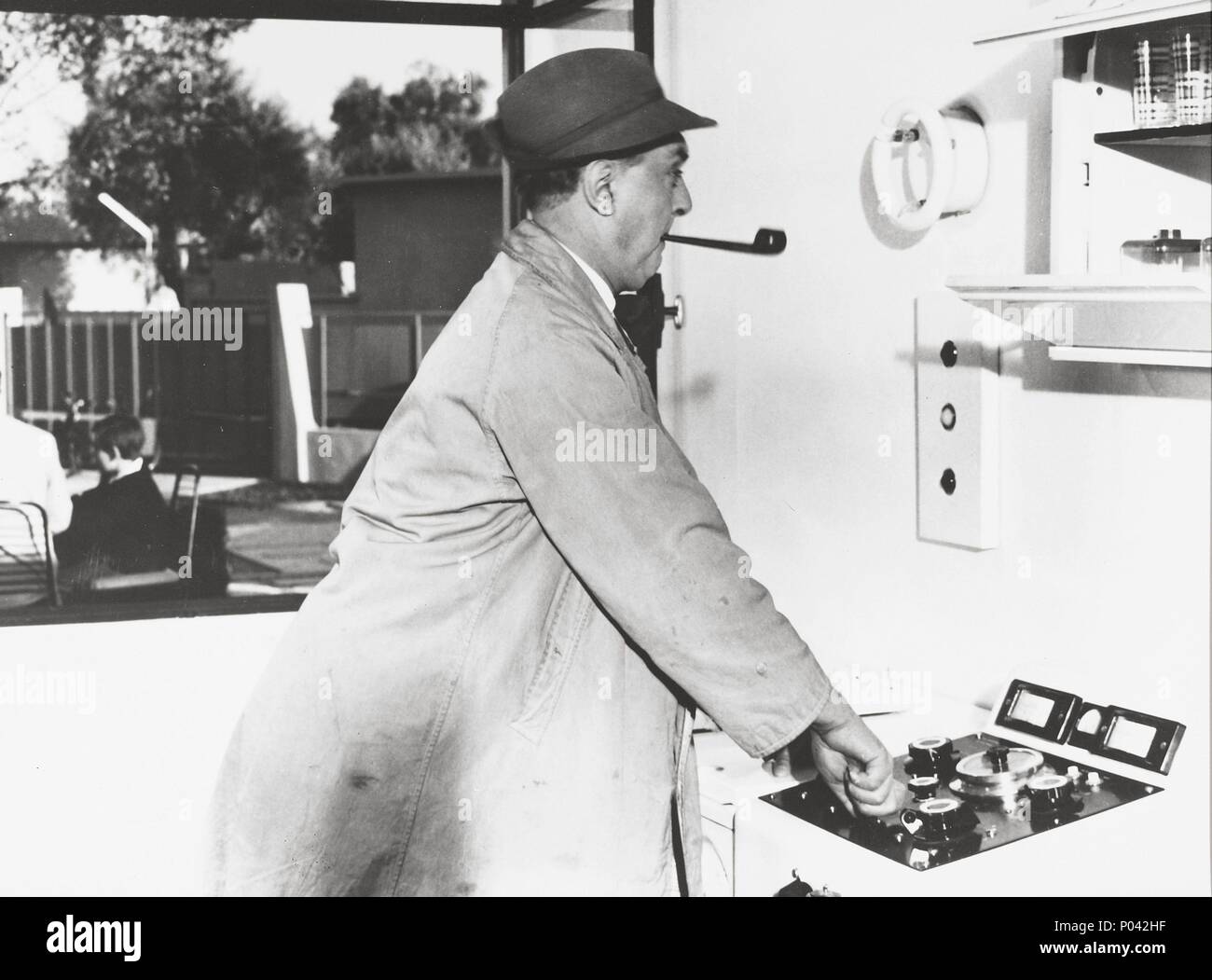 Jacques tati pipe hi-res stock photography and images - Alamy