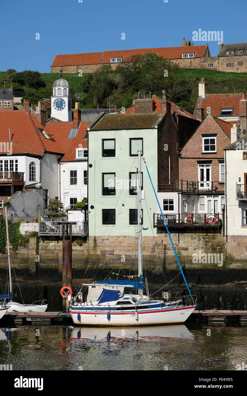 Small seaside harbour hi-res stock photography and images - Alamy