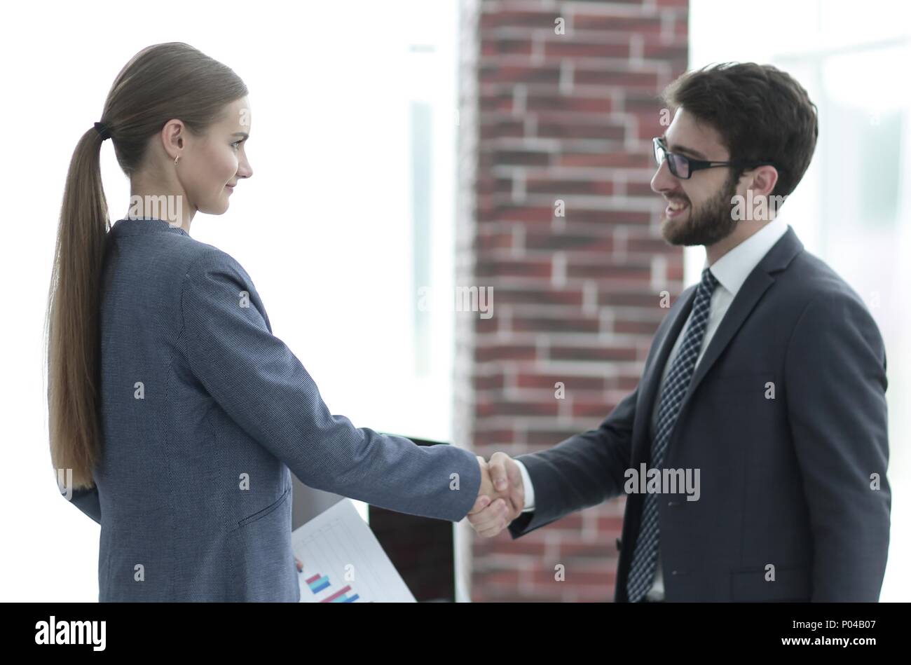 welcome handshake financial partners Stock Photo - Alamy